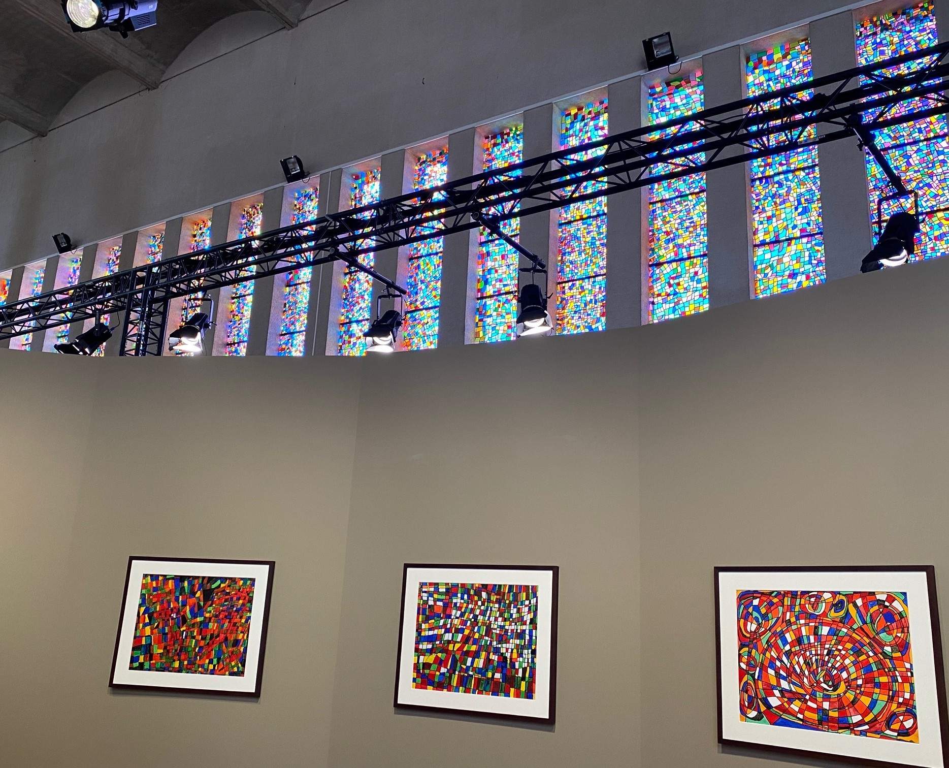 In Reims: Die erste Ausstellung von Rodrigo Salgado, einem atembe