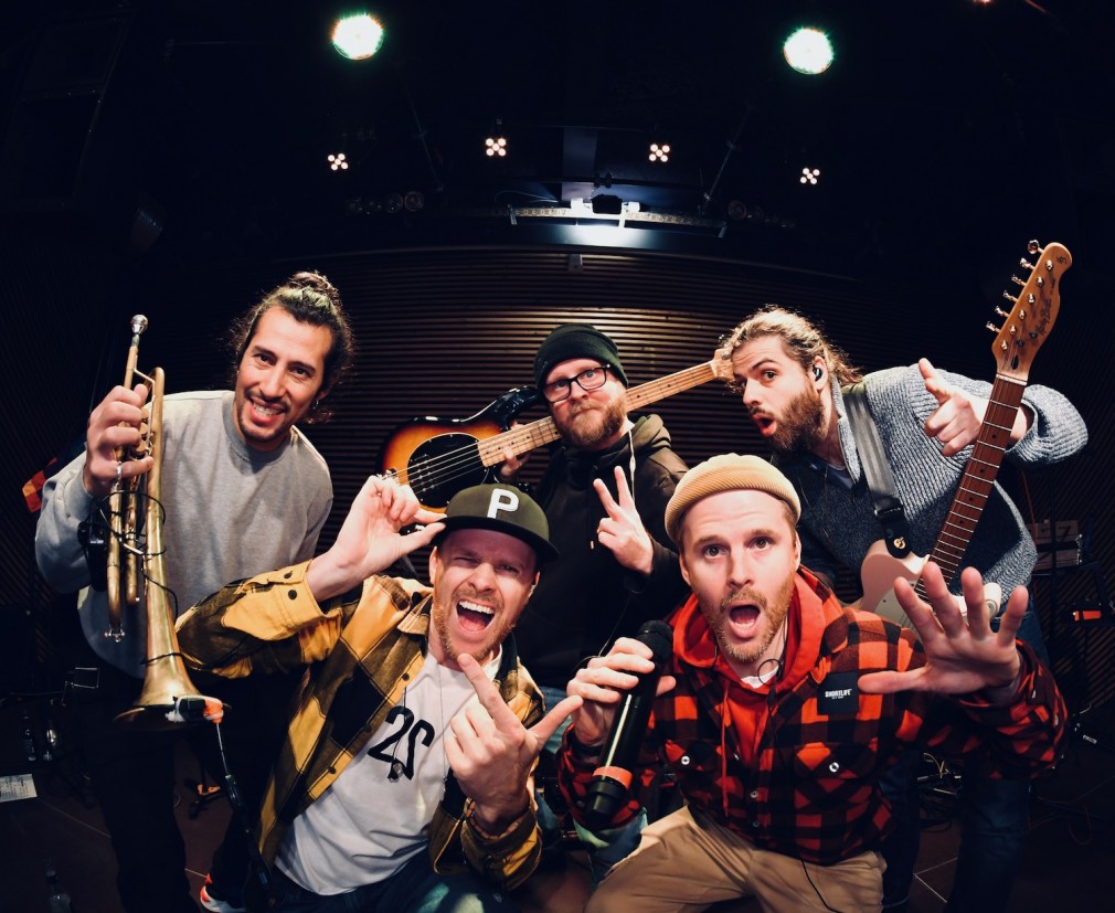 Zweierpasch touren mit neuem Album durch Länder, Sprachen und Sti